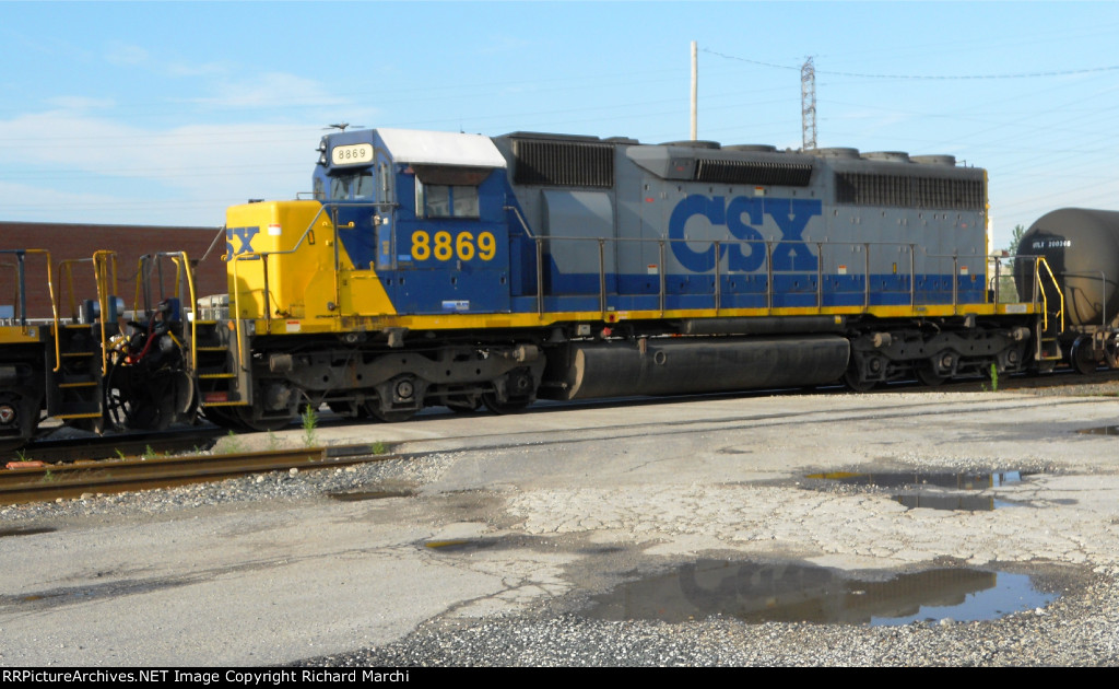CSX 8869